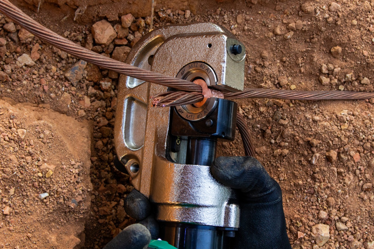 Aterramento Elétrico: como especificar o conector a compressão ideal ...